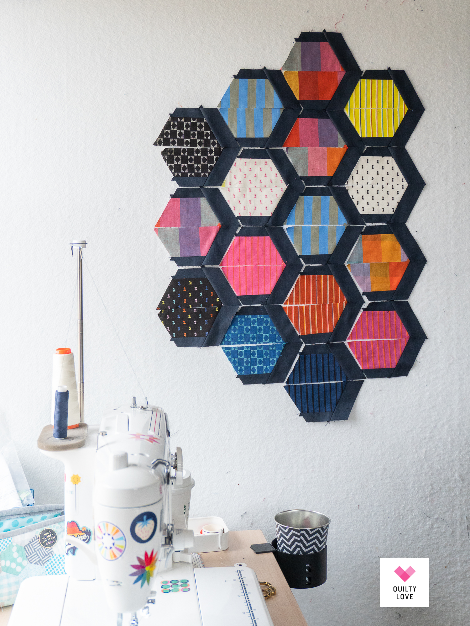 Hexie Framed - A Modern Hexagon Quilt Sewn Up In Ooh Lucky Lucky Warp ...