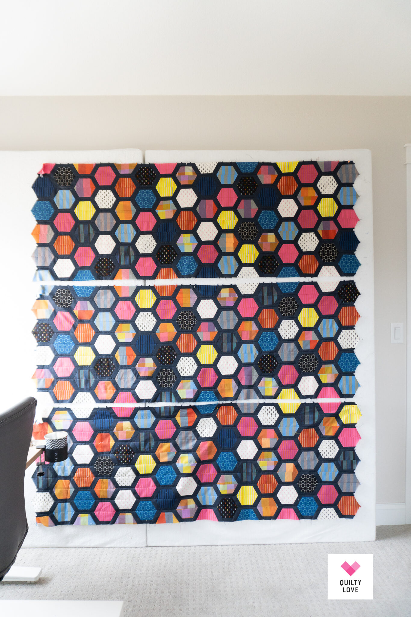 Hexie Framed - A Modern Hexagon Quilt Sewn Up In Ooh Lucky Lucky Warp And Weft - Quilty Love