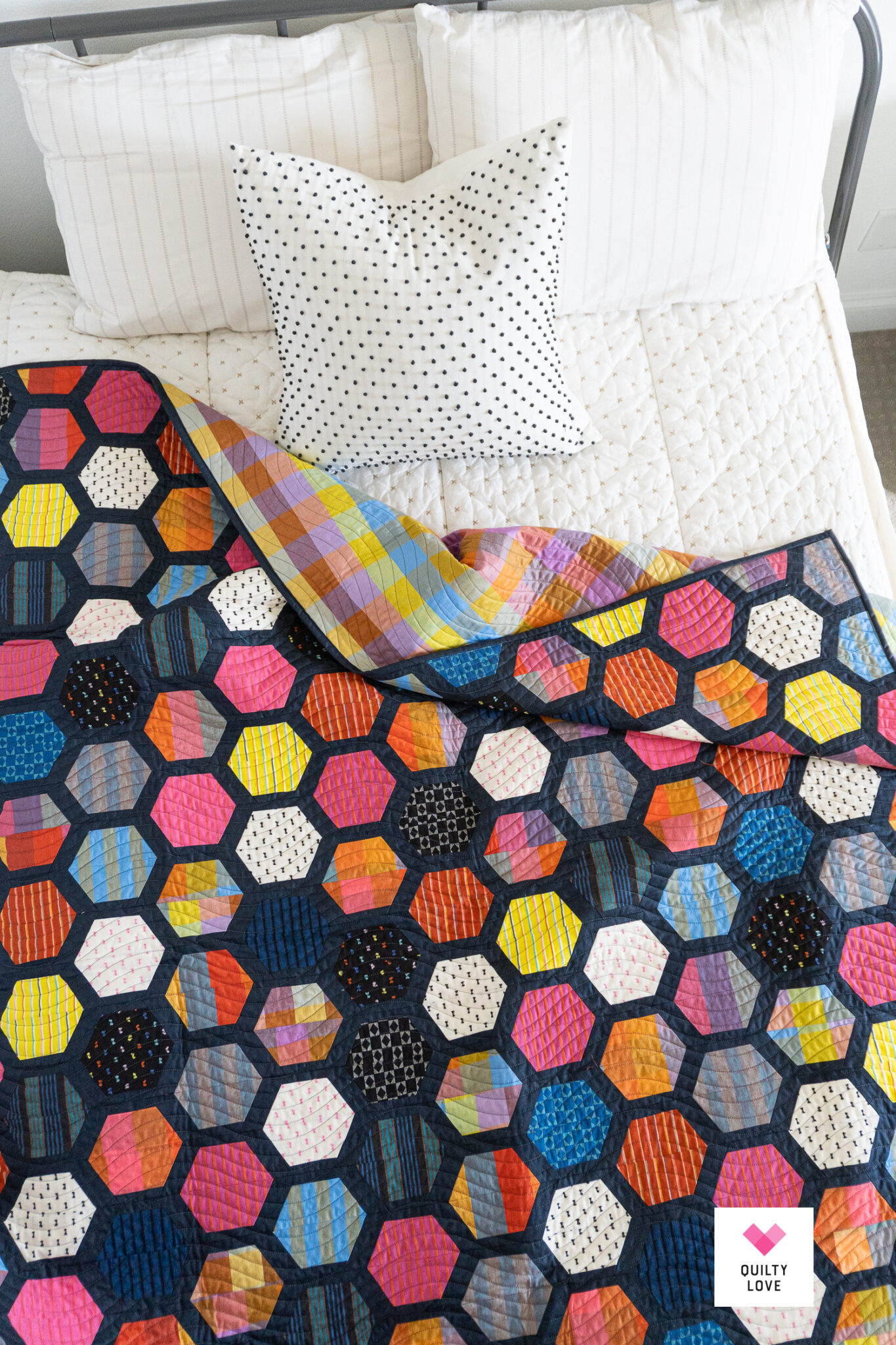 Hexie Framed - A Modern Hexagon Quilt Sewn Up In Ooh Lucky Lucky Warp And Weft - Quilty Love