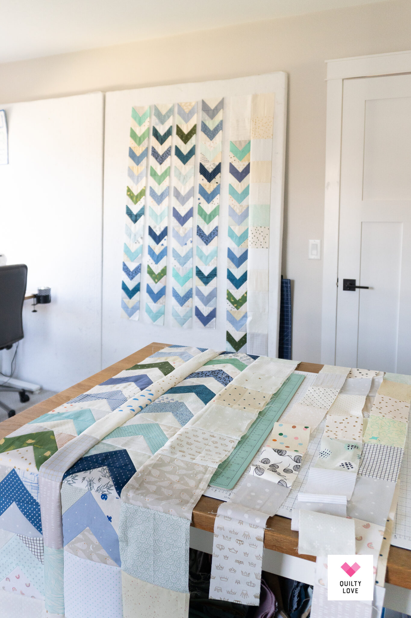 Scrappy Arrows quilt - The scrap stash version with a low volume ...
